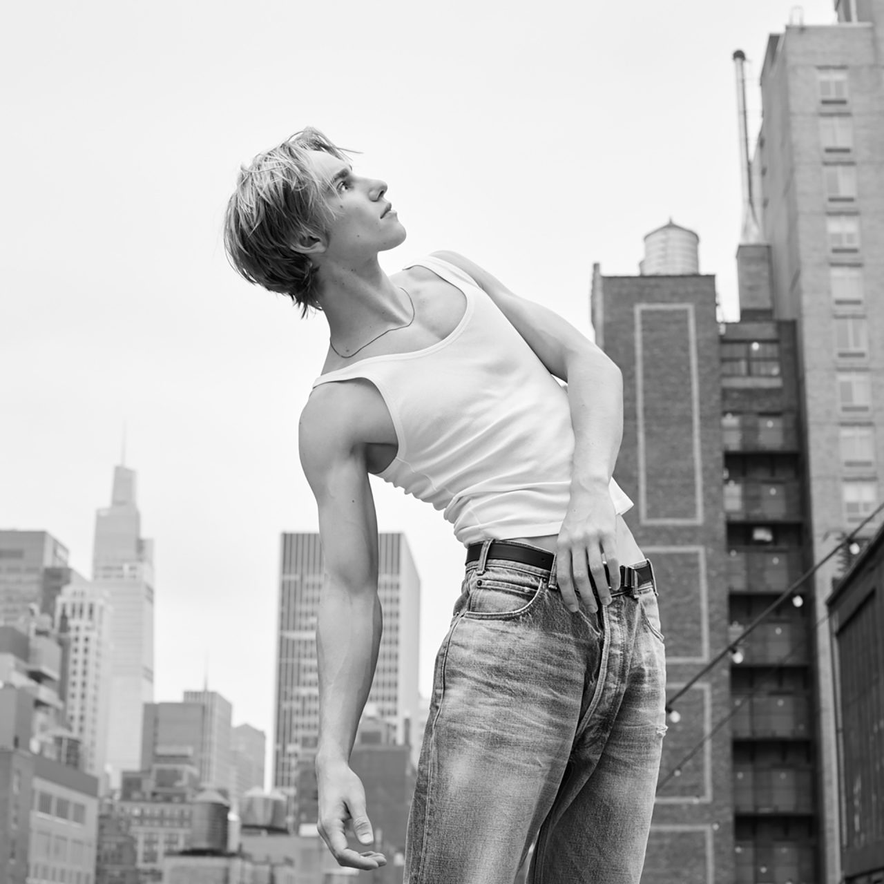 セリーヌのポートレートシリーズからリヴォン・ホークを起用した新作イメージが公開 | News | The Fashion Post