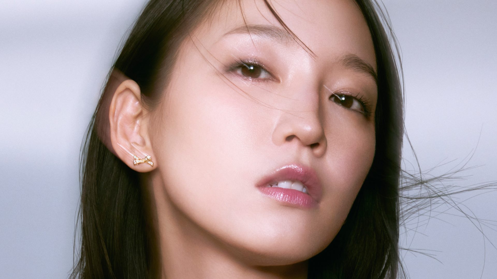 吉岡里帆とスタージュエリー。夏の輝きをまとう vol.3 | Select | The Fashion Post